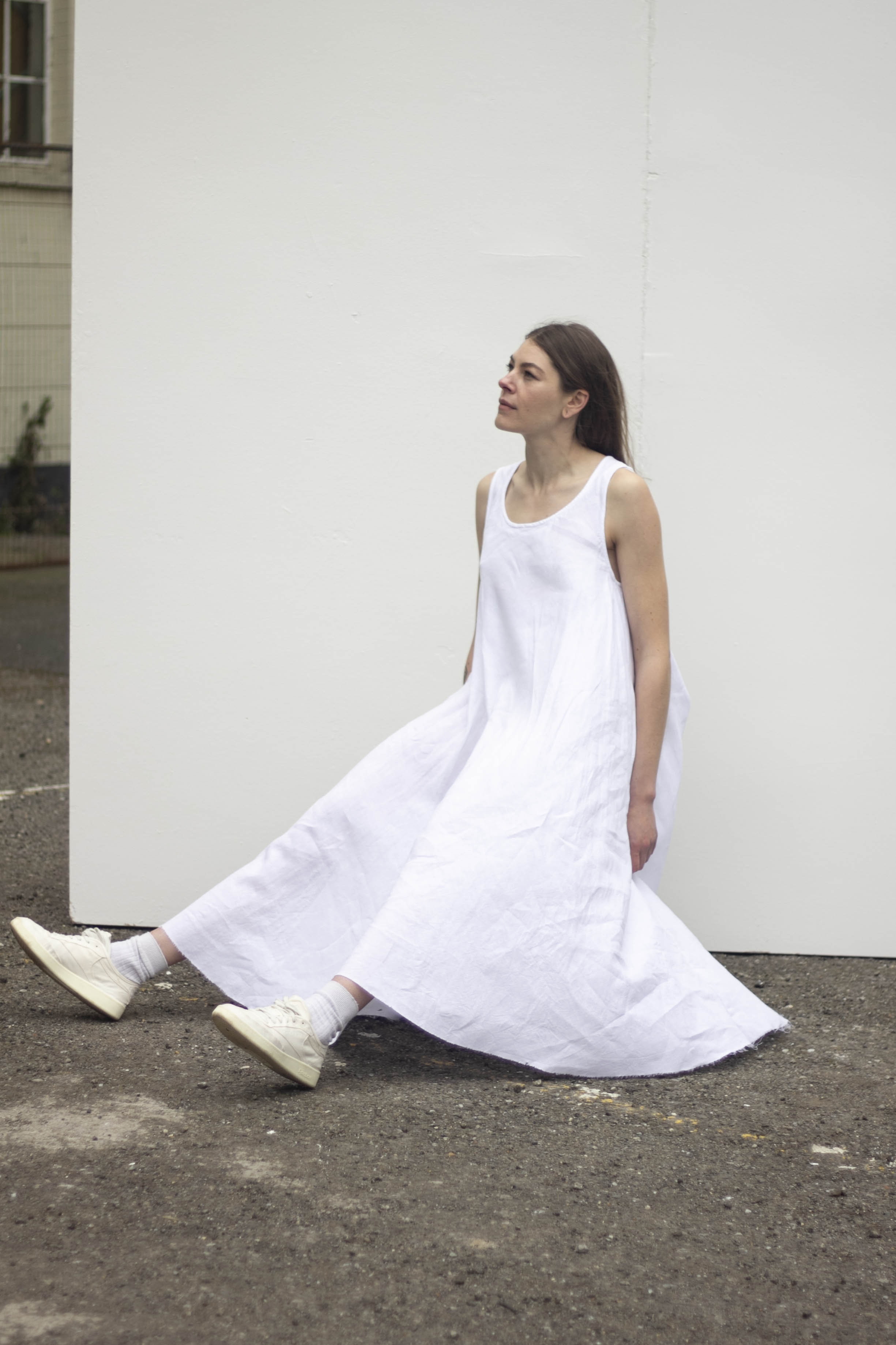 100 linen wedding dress | Beachweddingtips.com